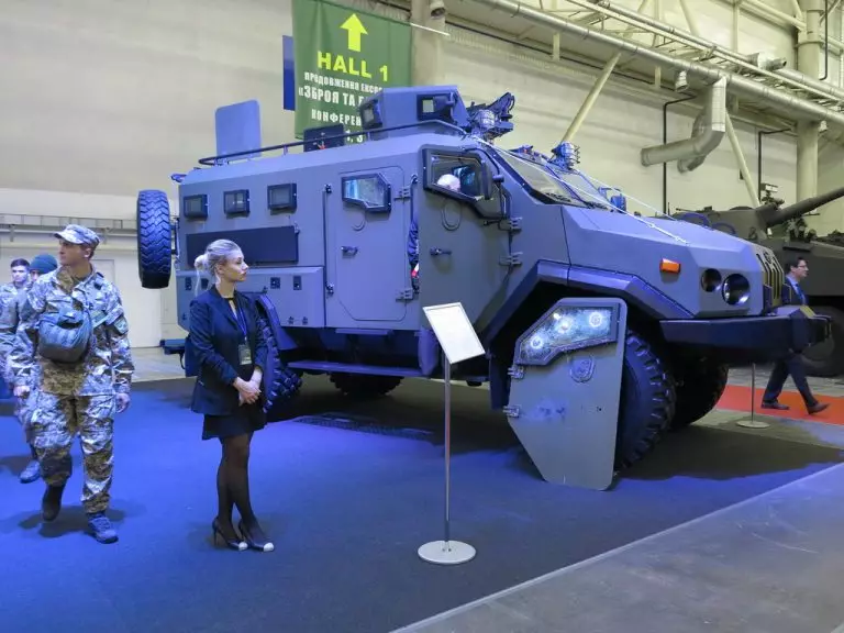 Uas sawv cev rau qhov tseeb Ukrainian armorautomobile