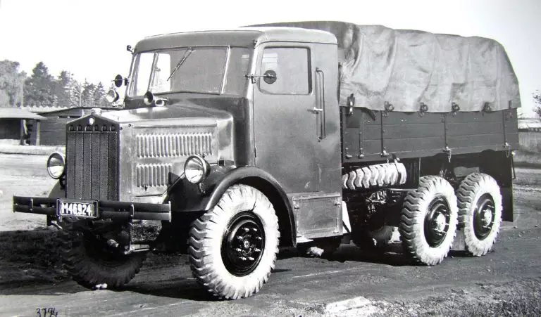 It prototype fan 'e multi-doel auto "Tatra-85" mei in acht ferstelbere oerdracht en in middelgrutte fan in wielbasis fan trije meter. 1935 jier