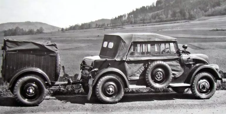 Trial foarbyld fan 'e Tsjechysk "Jeep" V809, foarsjoen fan ferskate macht ienheden mei in kapasiteit fan 74 krêften. 1939-1942