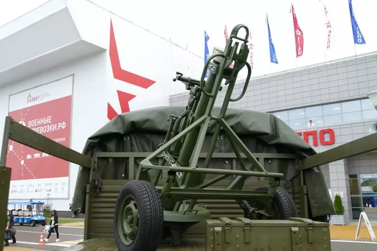 Quando há um poderoso planador e um pedaço sólido de porquinho para a cabine: uma transportadora universal de