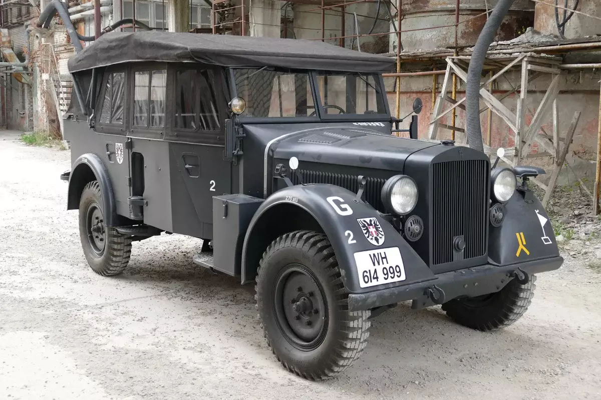 Den samme ramme Horch 901 Typ 40 om året senere. Denne maskine genoprettes af værkstedet for Vyacheslav Len. Bilen er helt på farten og har gentagne gange deltaget i forskellige arrangementer