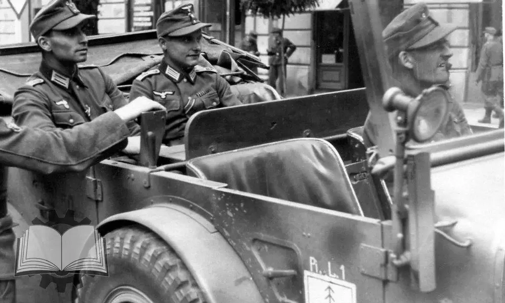 Horch 901 KFZ.1 zviri nyore kuverenga pamberi petafura pamberi pezvirongo