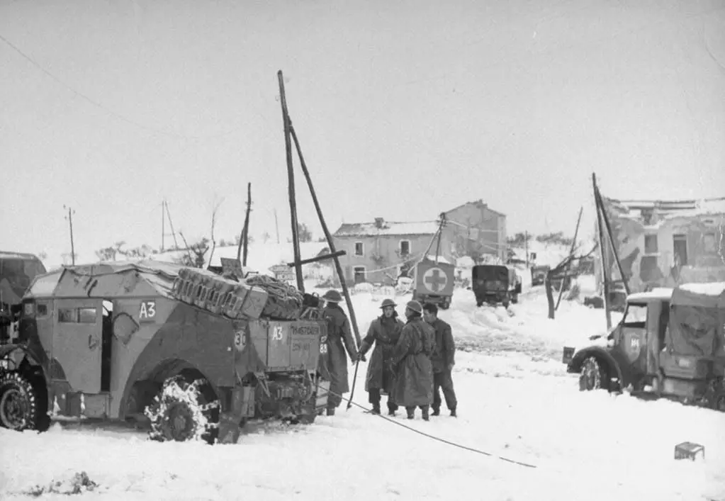 COTOR C8 MK III Ciągnik Jedna z części Nowej Zelandii. Włochy, 1944 hmvf.co.uk