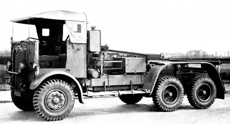 Tree Chassis AEC Marshal առաջին սերունդը `բացօթյա բաց տնակով