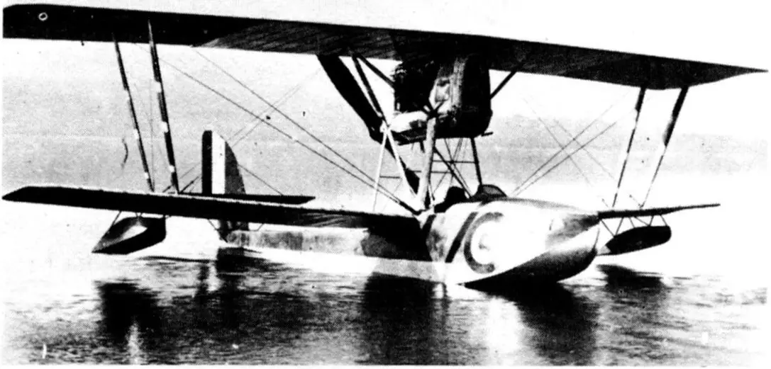 Macchi m-7 bụ ndị agha kachasị zuru oke na njedebe nke 1918. Ụgbọ elu a, nke bụ ụdị m - 5