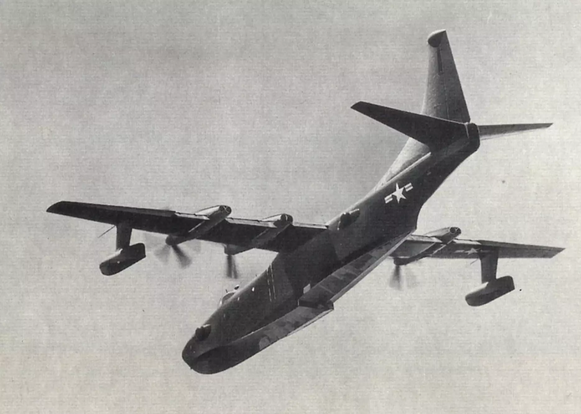Tamno plavi 60-tonski prototip XP5Y-1 fotografiran je tokom prvog 30 minuta leta; 18. aprila 1950
