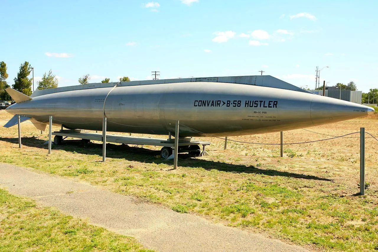 B-58 üçün bir tank və döyüş başlığı olan asma konteyneri, GEBO proqramının əsas praktik nəticəsidir. Foto Wikimedia Commons