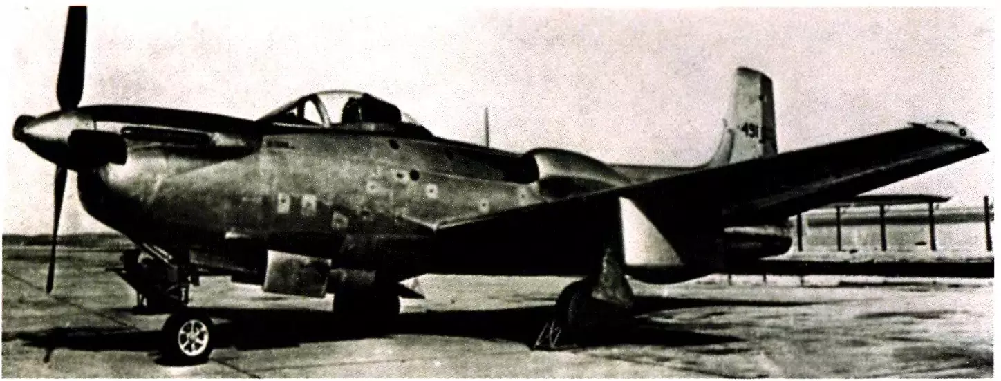 Prototipe mimitina tina ngalaman-vultee XP-81 (44-91000) kalayan hiji mesin V-1650-7; Snapshot dilakukeun dina hareupeun tés pabrik dina Januari 1945