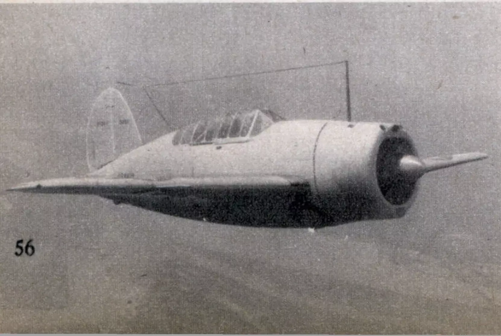 Brewster xf2a-1 - ນັກສູ້ Deck ທົດລອງ. monoplan ໂລຫະທັງຫມົດນີ້ດ້ວຍປີກສະເລ່ຍແມ່ນຕິດຕັ້ງດ້ວຍ rassis ທີ່ສາມາດແກ້ໄຂໄດ້ຢ່າງເຕັມສ່ວນ. Armament ປະກອບດ້ວຍປືນສອງເຄື່ອງທີ່ວາງໄວ້ຢູ່ເທິງສຸດຂອງ fuselage ໄດ້