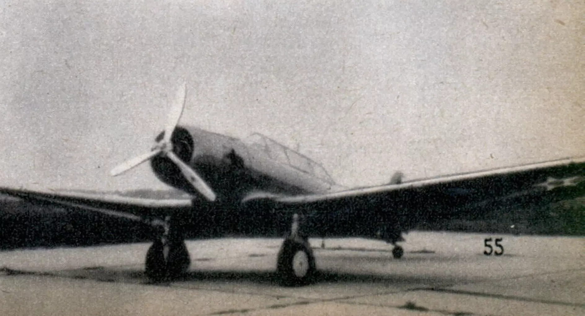 Northrop A-17 je dvostruka monoplane StormCover s uklonjivim krilnim endalima. Zrakoplov je opremljen radijalnim motorom od 750. Maksimalna brzina 310 milja na sat (499 km / h), brzopisao 2500 stopa u minuti (762 m / min)