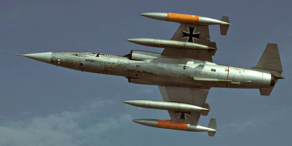 Un buen ejemplo de un ala para el vuelo supersónico es, por supuesto, un breve ala F-104