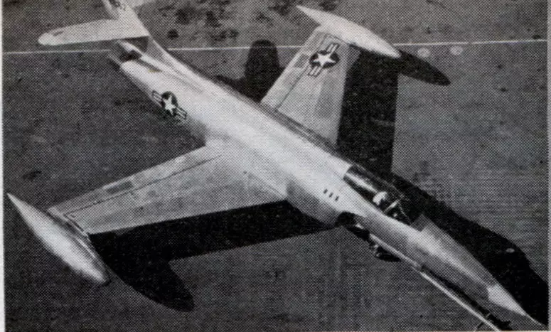 最新のアメリカの戦闘機、挑戦的な爆撃機は、鋭い軸のツインエンジンジェットファイターF-90です。