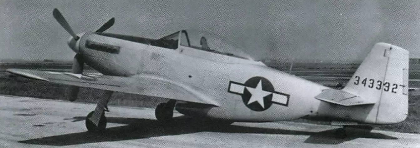 Første kopi av en erfaren XP-51F-fighter