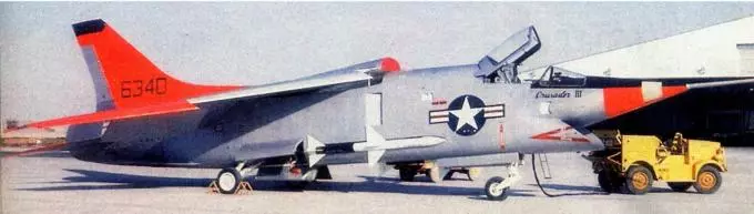 Zkušený stíhací stíhačku XF8U-3 Crusader III. USA