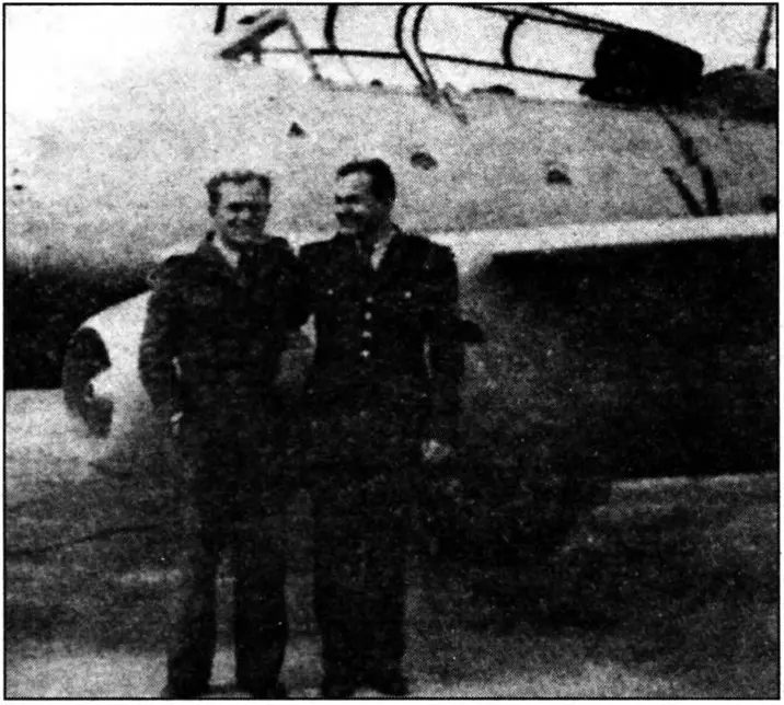 Piloti Antonin Kraus u lya Zelenika fil-ġellied tat-taħriġ CS-92.3 (V-31)