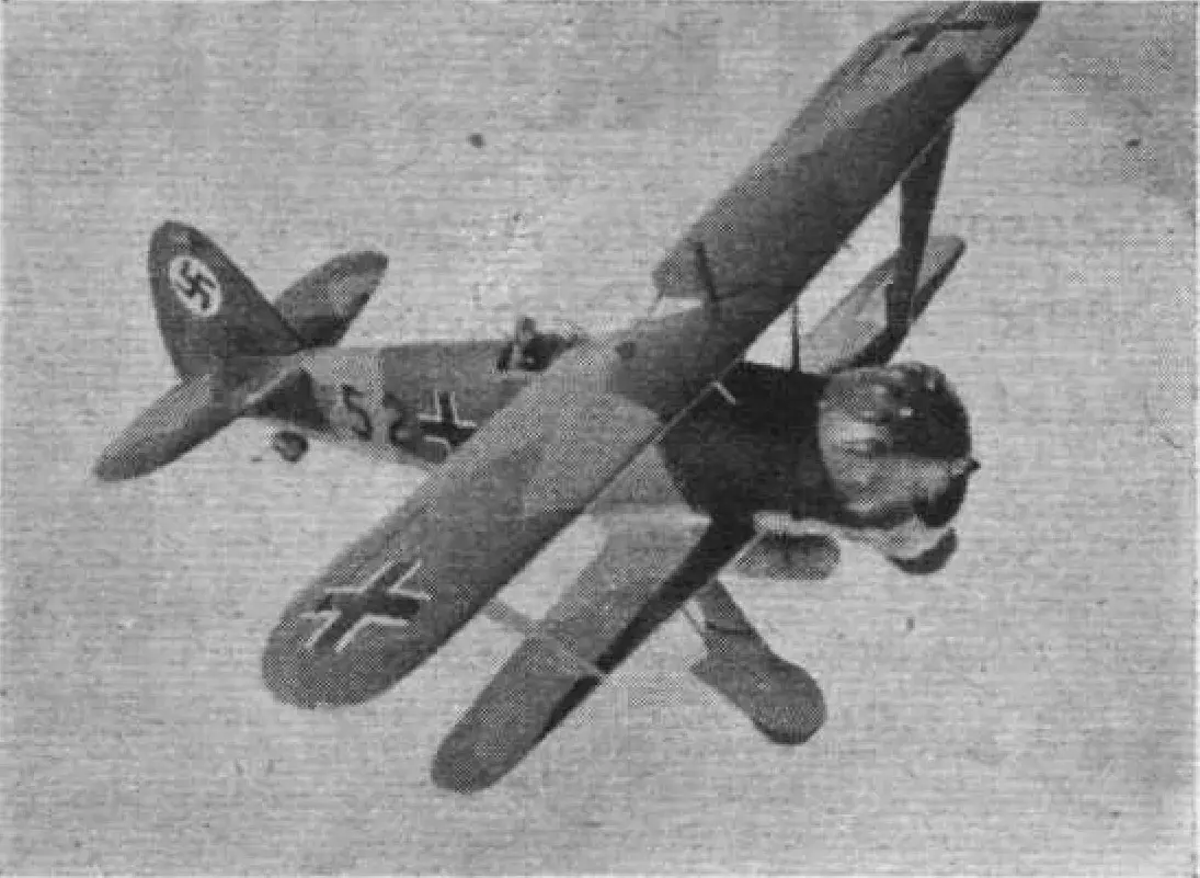 Be Ju 87, Vokietijos oro pajėgos buvo priimtas kito vienos variklio nardymo bombonešiu - Henschel HS 123, įrengta su BMW 132 radialiniu varikliu