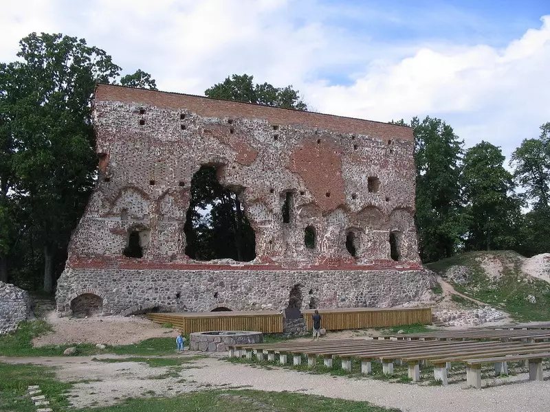 Fragmento de la Muro de la Fellensky-Konvencio. Wikimedia.org.