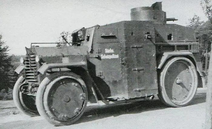 ஹெர்மன் கவச நாக்கு. பகுதி 10. Daimler Straßenpanzerwagen / 19. போலீஸ் அது நன்றாக மாறிவிடும்