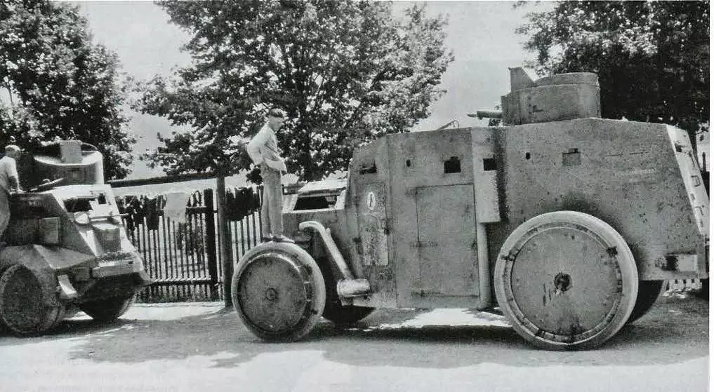 اللسان المدرعة هيرمان. الجزء 10. Daimler Straßenpanzerwagen / 19. بالنسبة للشرطة، اتضح أفضل