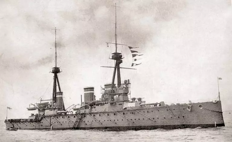 線性巡洋艦“Invinsbel”，1908年Sodistrock：Freepages.misc.rotsweb.com