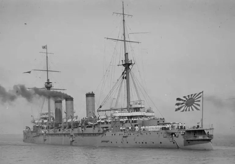 Azuma berlabuh di Australia, 1910 - e