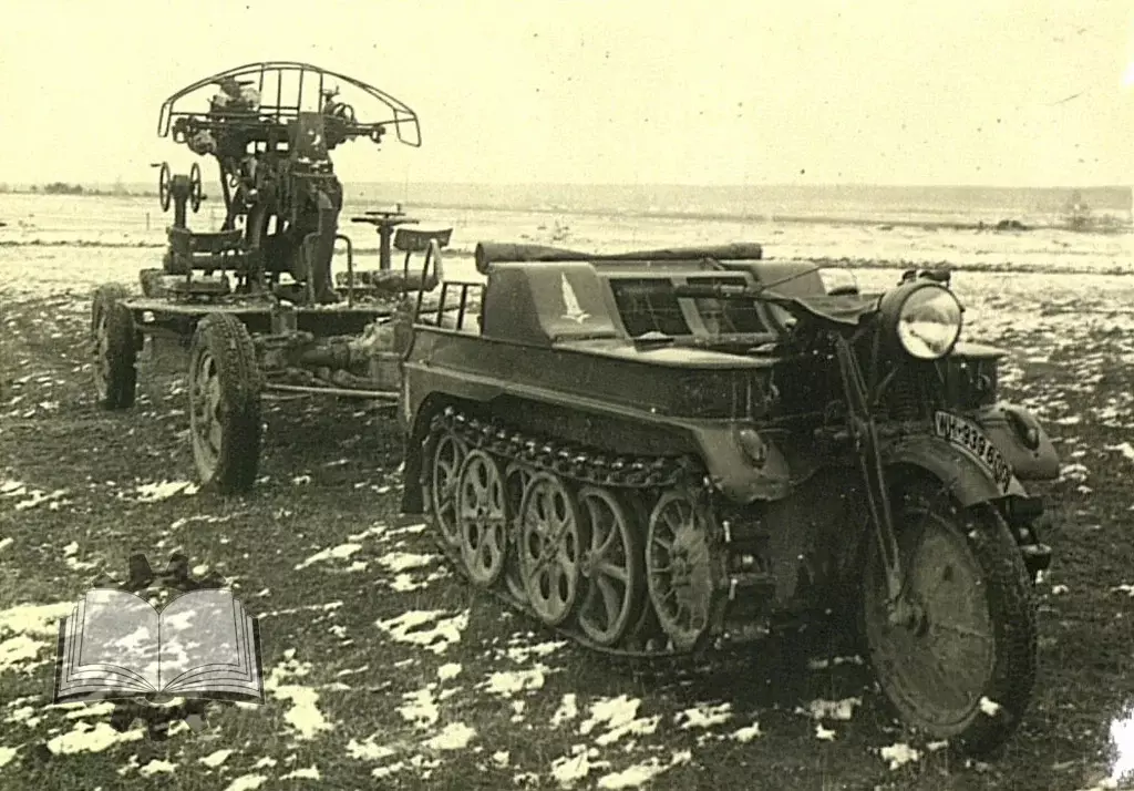 Trophy Kettenkrad på forsøk, 1942. Dette er bilvognen som nå står i parken