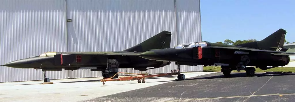 MiG-23ML နှင့် MIG-23 ဖလော်ရီဒါရှိအမေရိကန်လေတပ်အခြေစိုက်စခန်းသို့